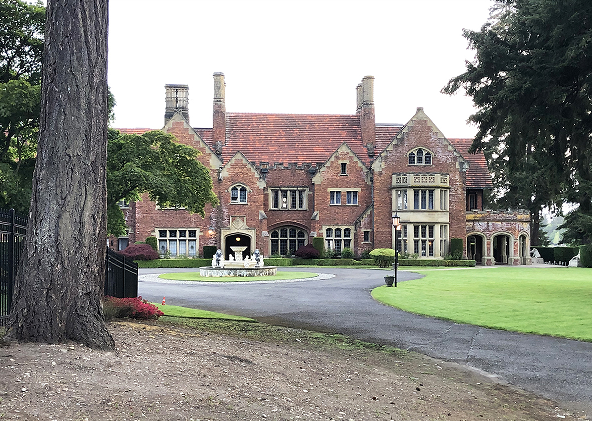 Rose Red Mansion By What A Beautiful Surprise Review Of Thornewood