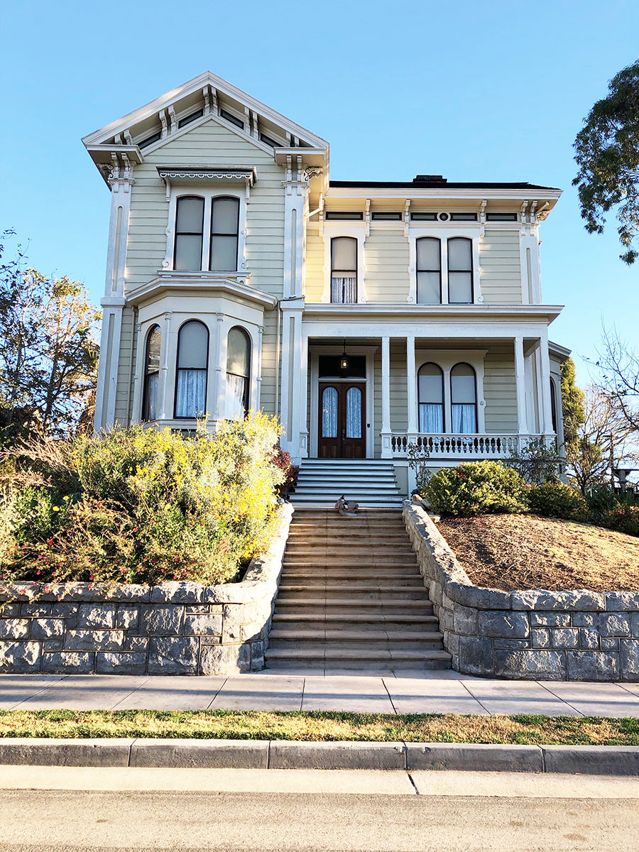 Charmed | Film Oblivion